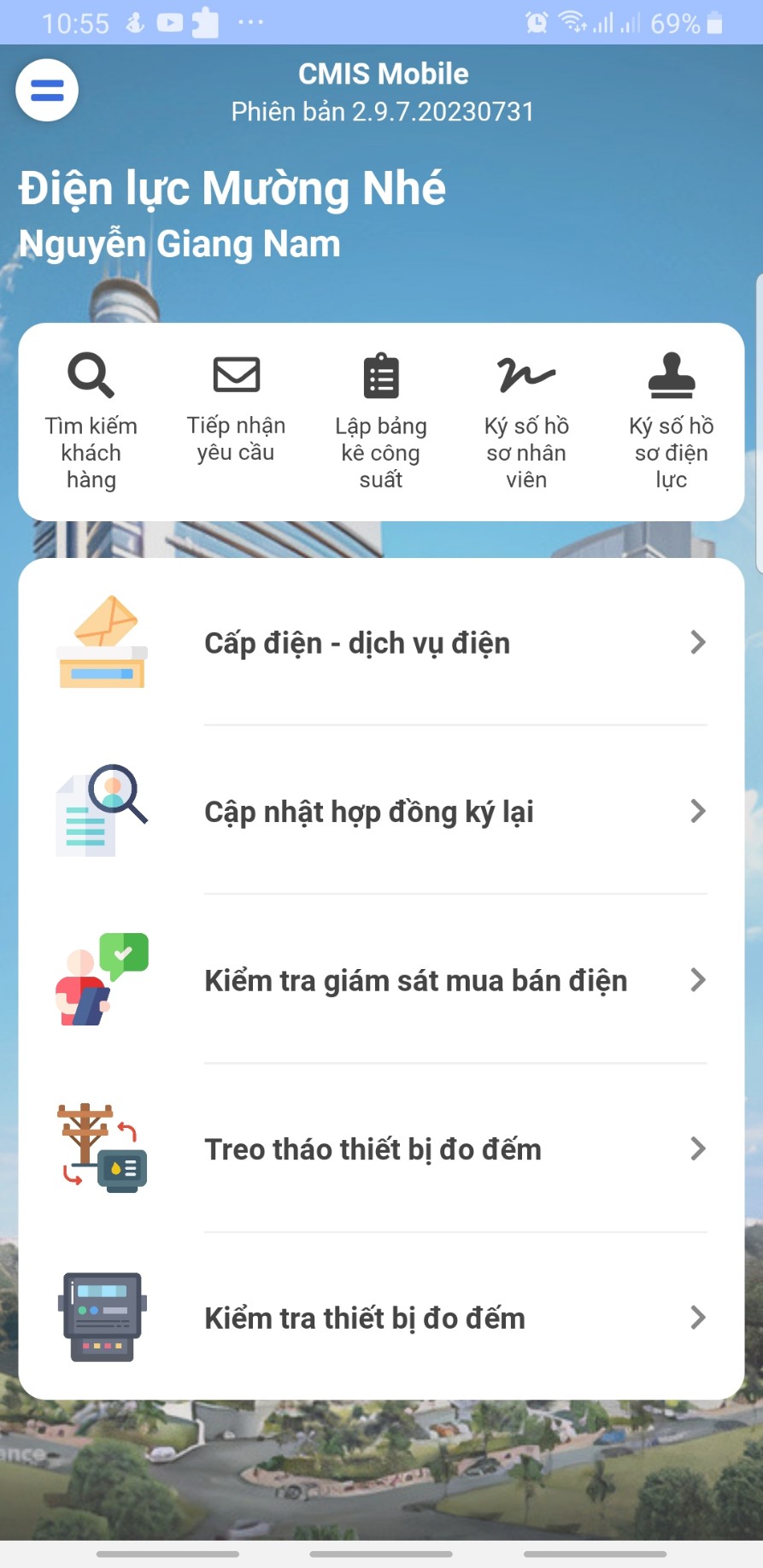 PC Điện Biên sử dụng App Cmis Mobile trong treo công tơ ngoài hiện trường